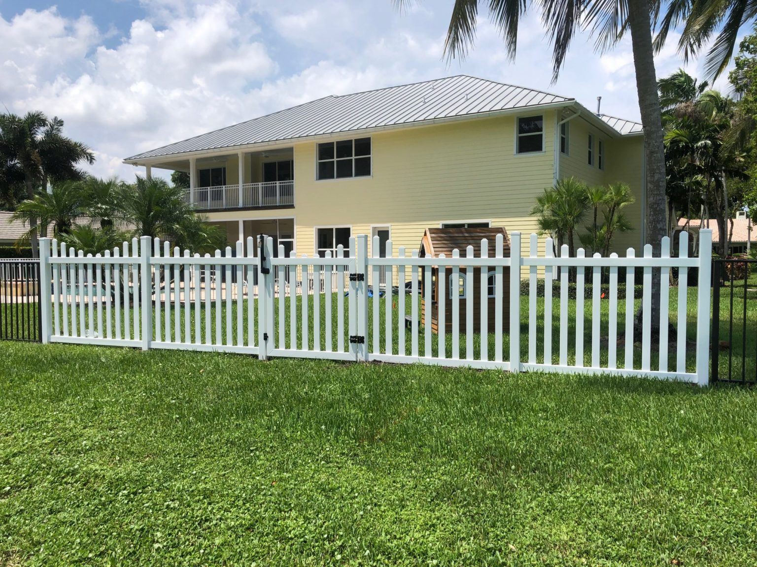 Buy PVC & Vinyl Picket Fence Panels in South & Central FL